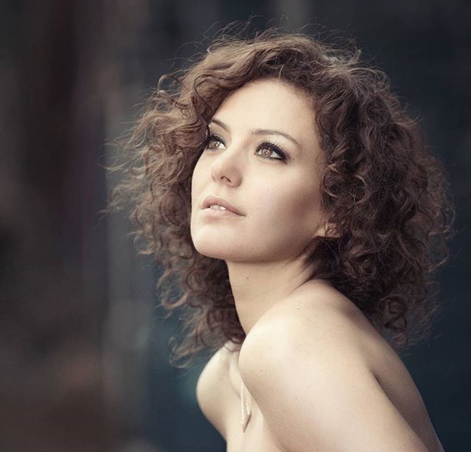 Andrea Dee - OMNIVI3E